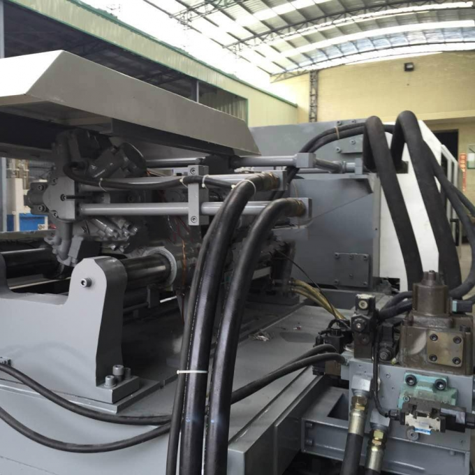 Deep Cavity Bucket Injection Molding Machine